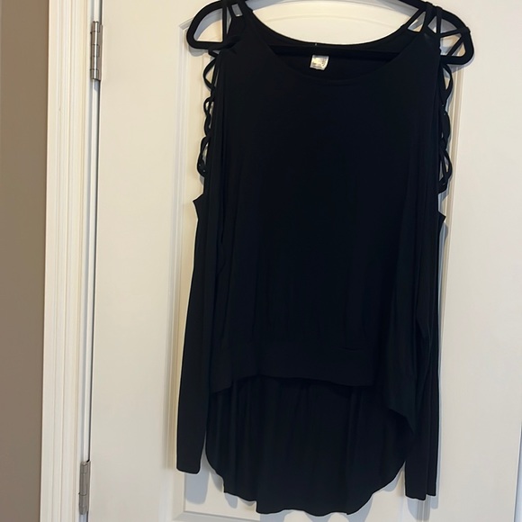 VENUS | Tops | Venus Shirt With Cross Cross Shoulders Waist Length In ...